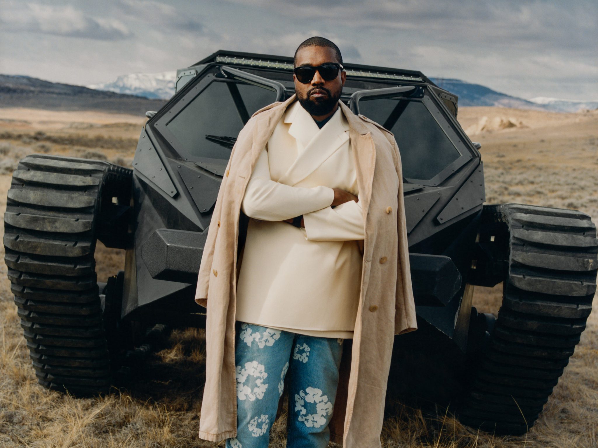 kanye-west-gq-cover-may-2020-promo | Popcornews